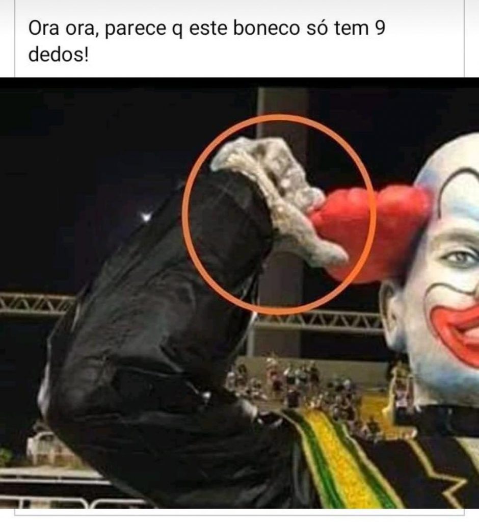 O palhaço gigante de escola de samba do Rio de Janeiro tinha só 9 dedos ...