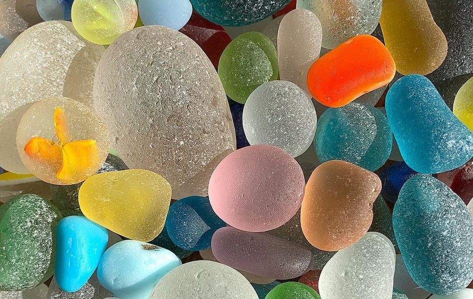 Foto mostra a areia do mar vista sob um microscópio?